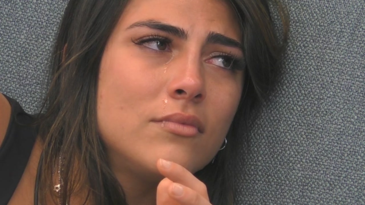 Giulia S: "Non so se mio papà sia fiero di me" - Grande Fratello VIP ...