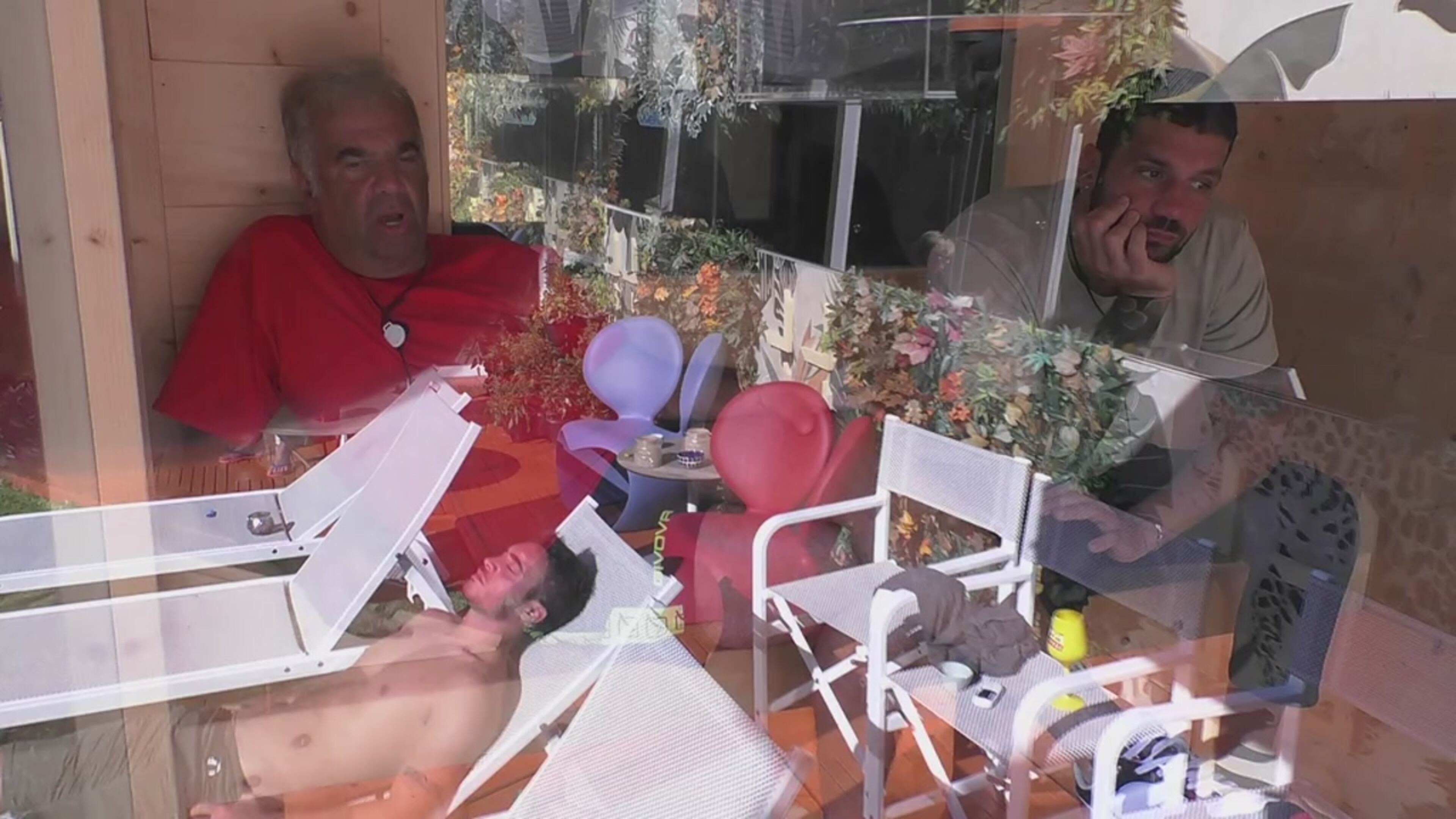 Charlie Gnocchi e Luca Salatino conversano in sauna - Grande Fratello | GF